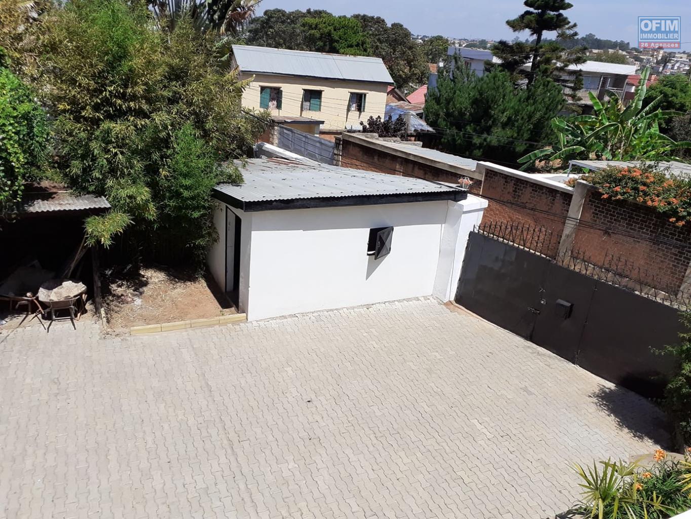 Vente - Maison / Villa - ANTANANARIVO (TANANARIVE) - Une maison F5 à ...