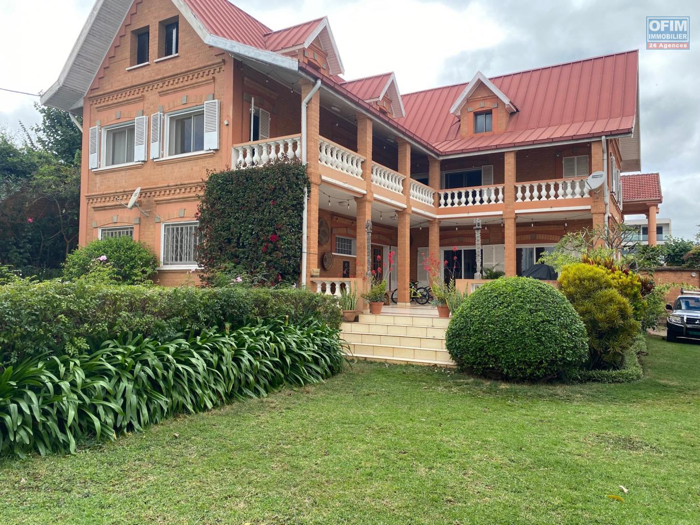 Location - Maison / Villa - ANTANANARIVO (TANANARIVE) - Une villa F6 ...